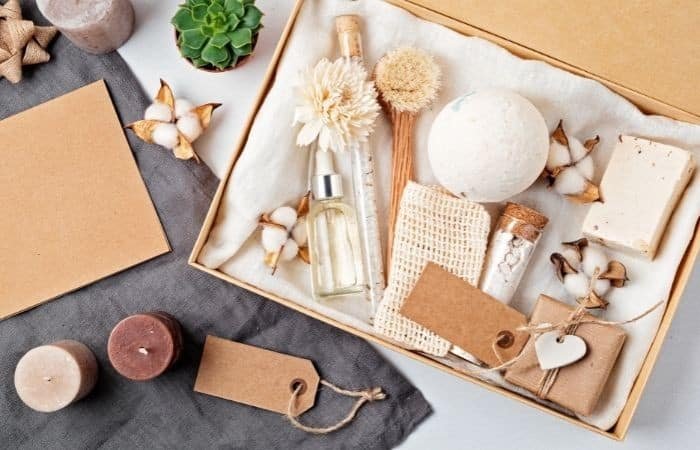 100 Ideas To Put In A Care Package For Elderly And Senior Retirees ...
